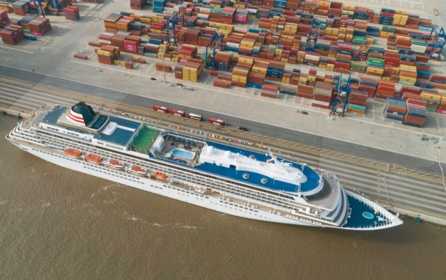 HAIPHONG INTERNATIONAL CONTAINER TERMINAL WELCOMED MS ASUKA II